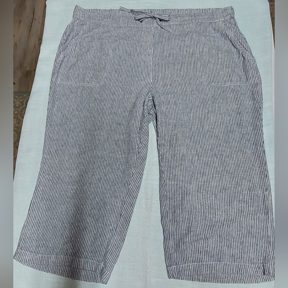 Pants & Jumpsuits | Per Se Capri | Poshmark